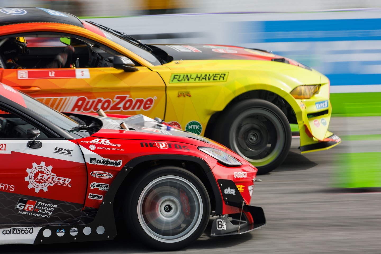 Freeze Frame. 📸 @KenGushi vs @Adam_Lz | @AutoZone – DRIFTING.com